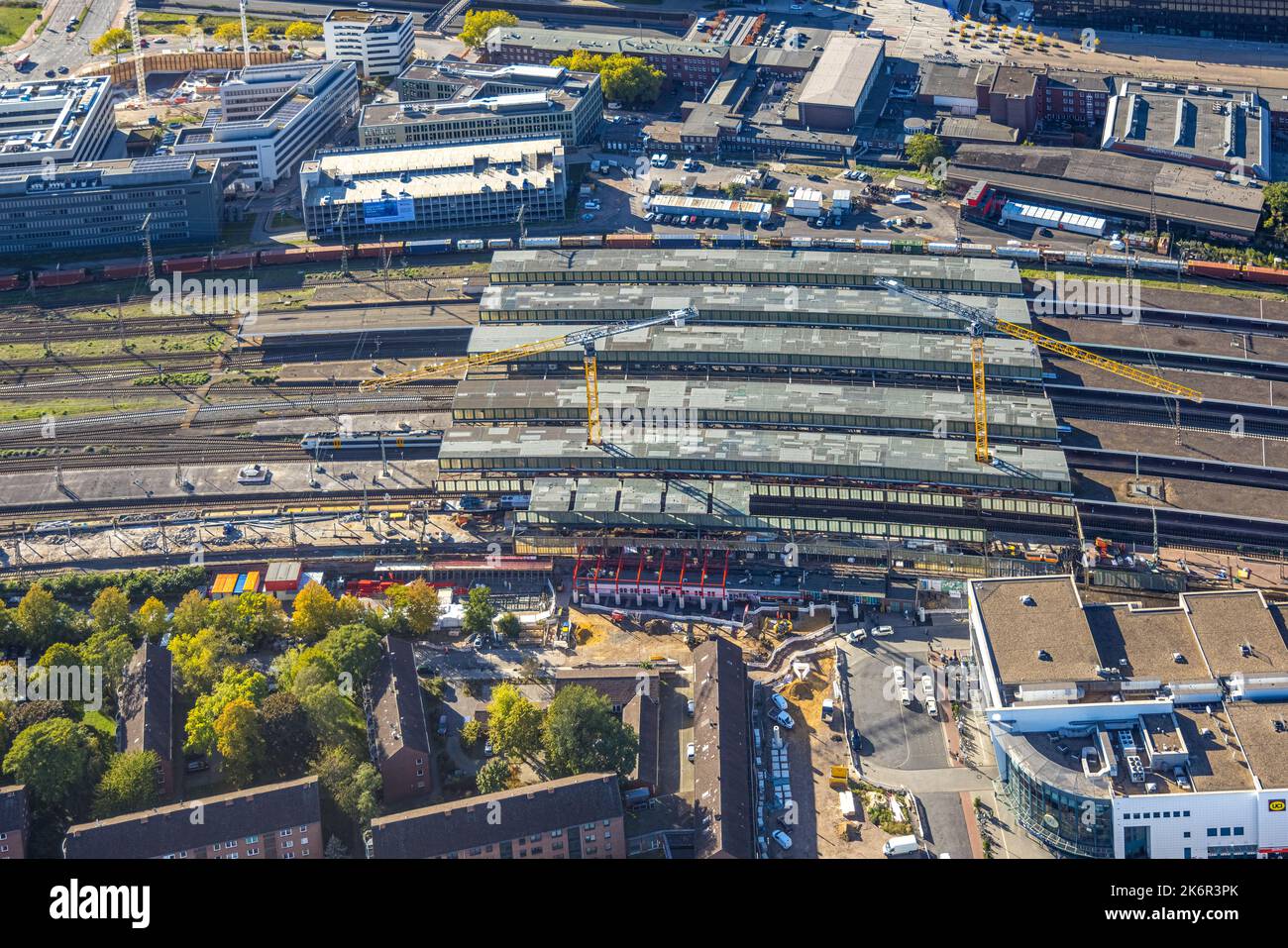 Aerial view, main station with construction site, Dellviertel, Duisburg ...