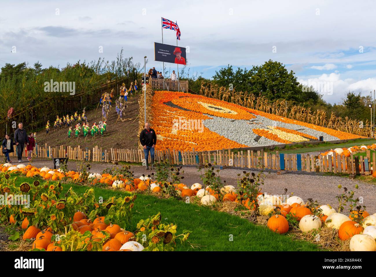 Remembering the late queen hi-res stock photography and images - Alamy