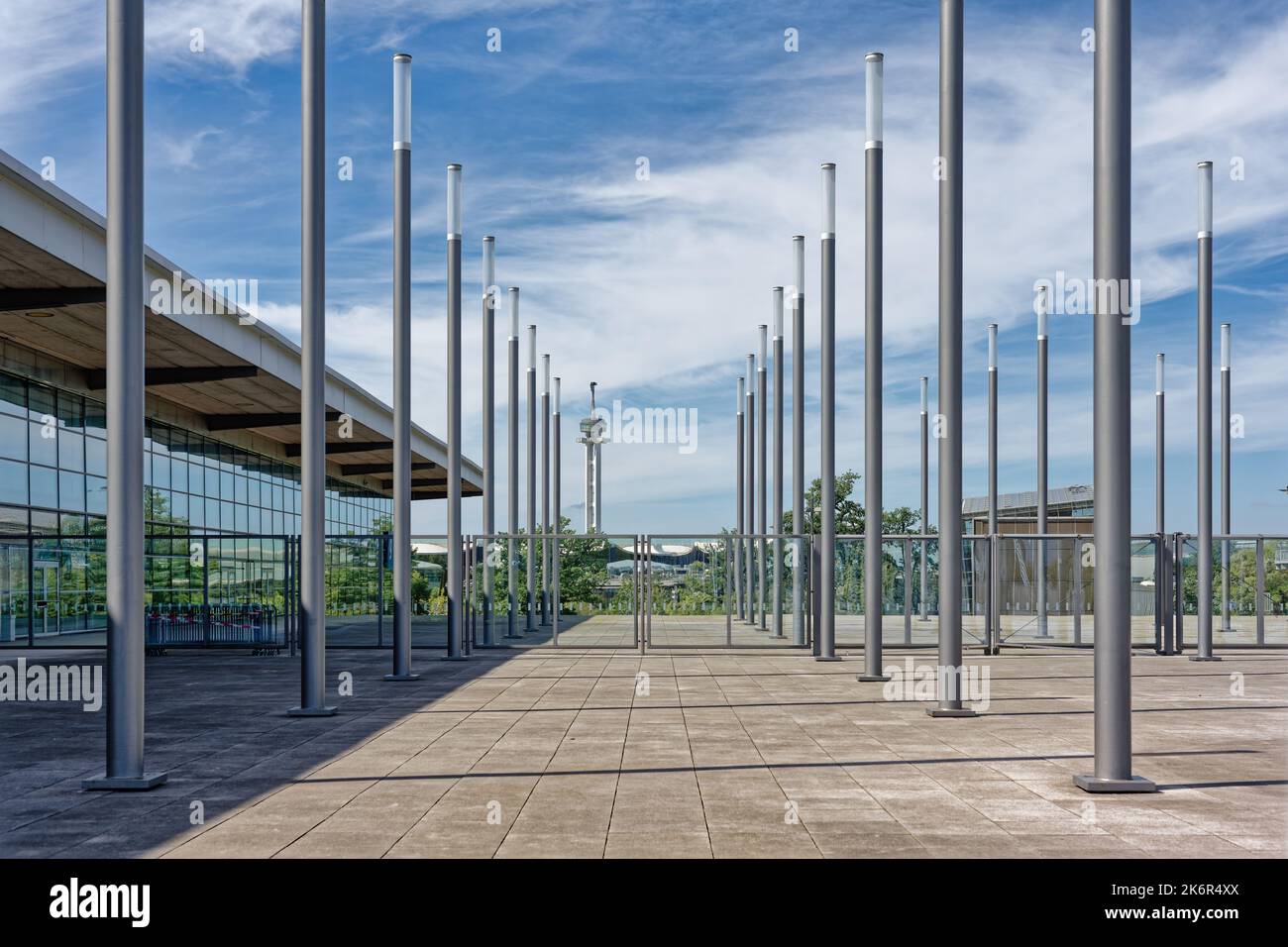 Forecourt to the south entrance of the Hanover Fair (Messe) with ...