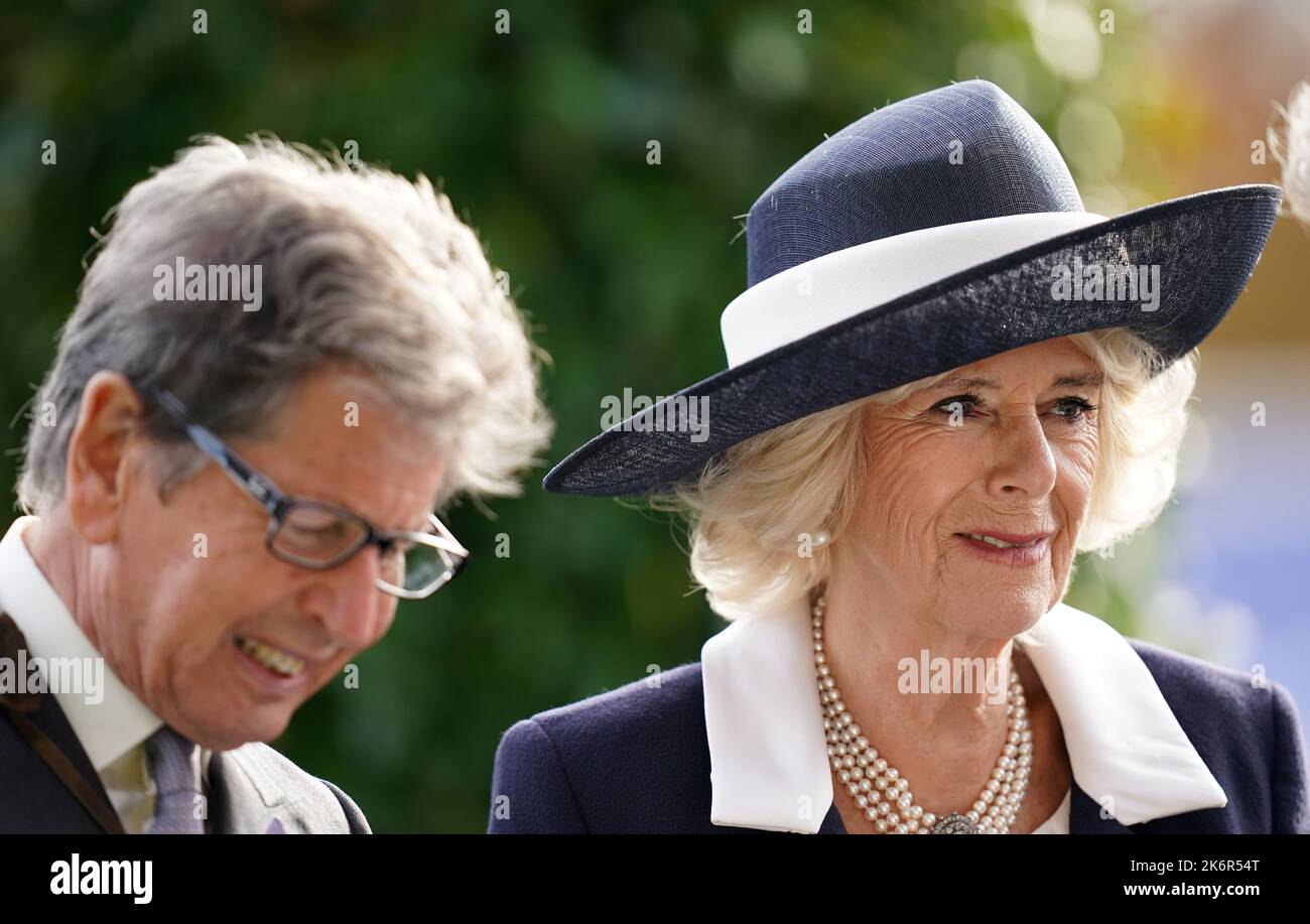 The Queen Consort with racing manager John Warren during the QIPCO ...