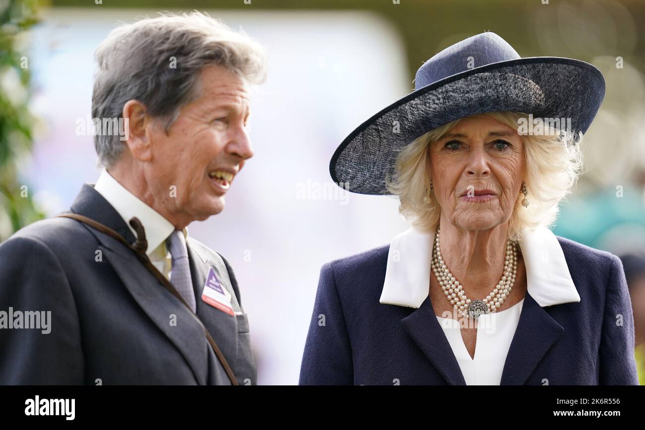 The Queen Consort with racing manager John Warren during the QIPCO ...
