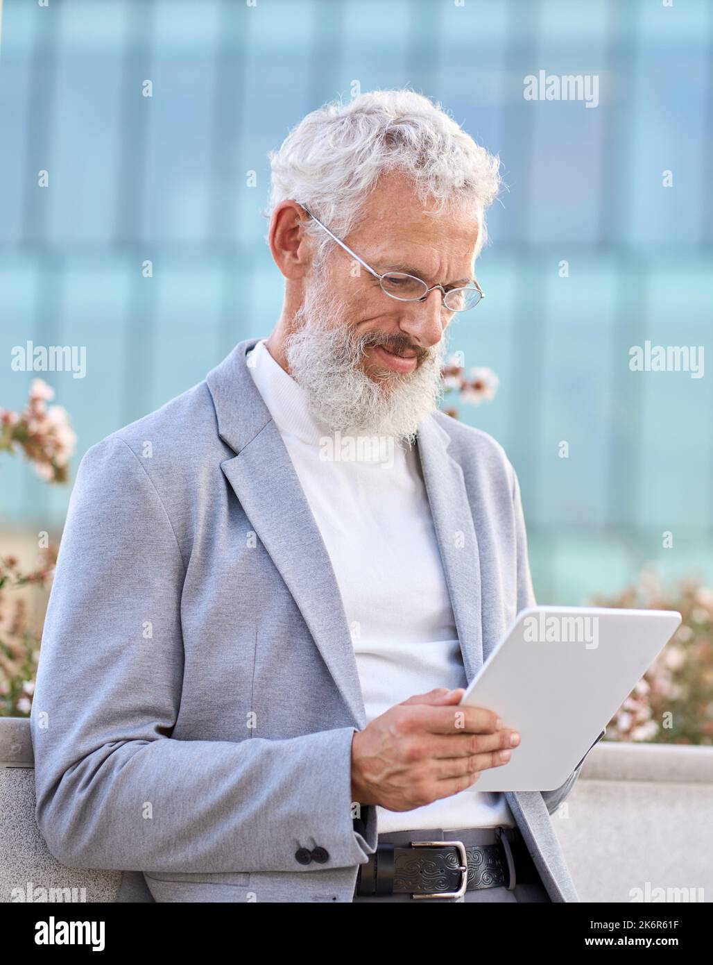 Modern old man hi-res stock photography and images - Alamy