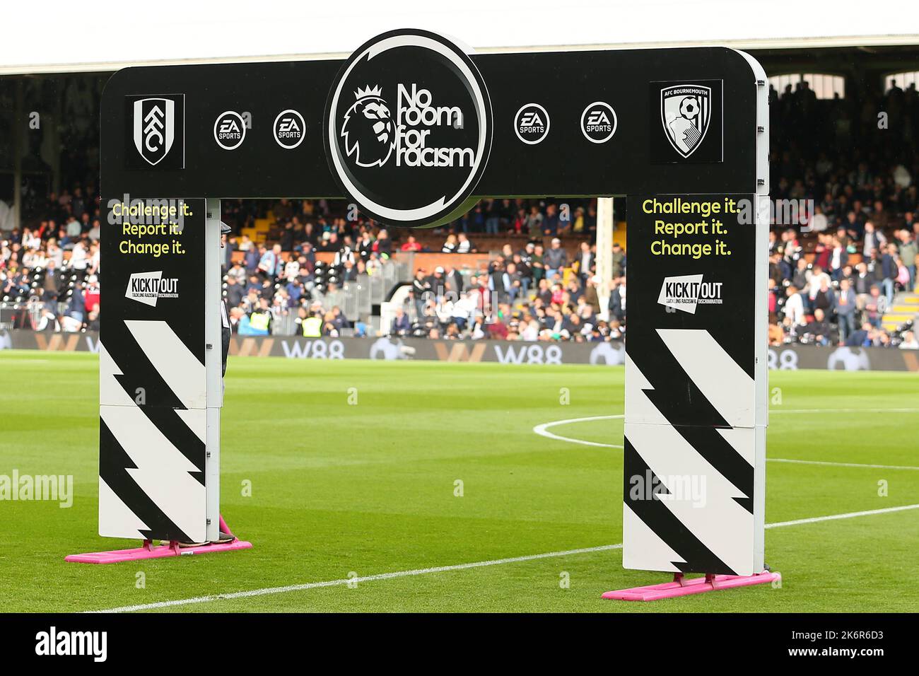 Hoardings football hi-res stock photography and images - Alamy