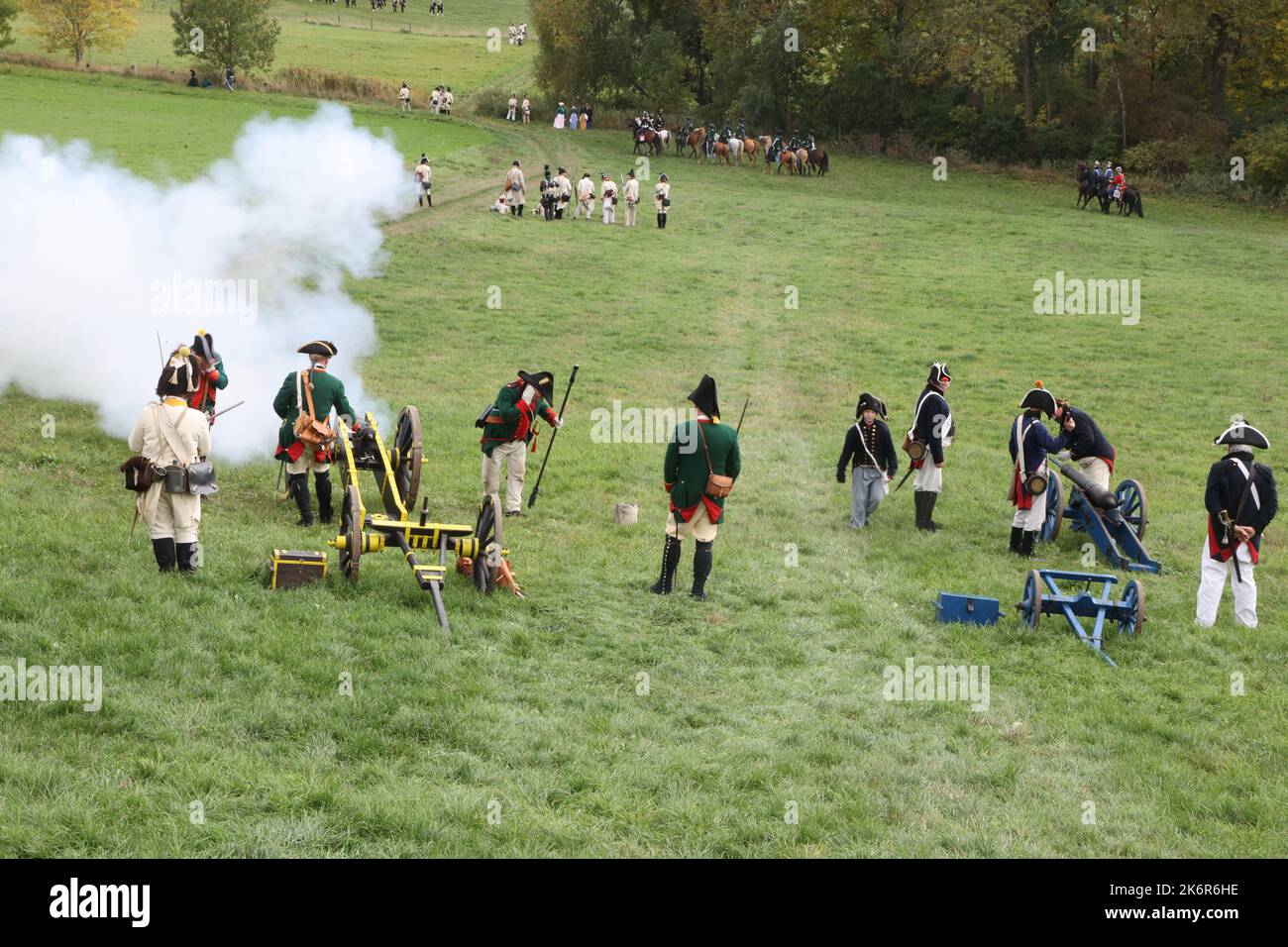 Cospeda, Germany. 07th Oct, 2022. Performers in period uniforms act out ...