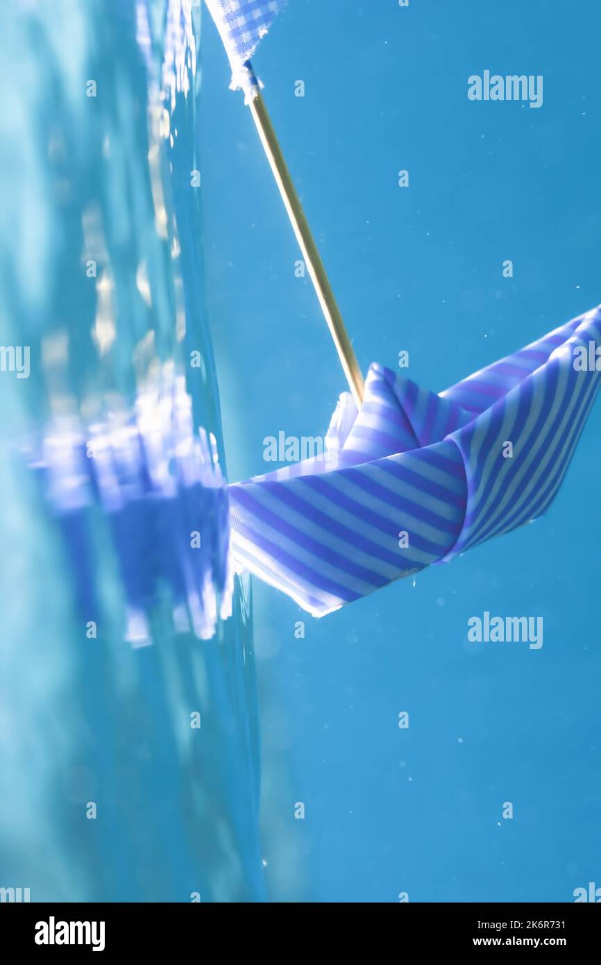 Under aqua surface hi-res stock photography and images - Alamy