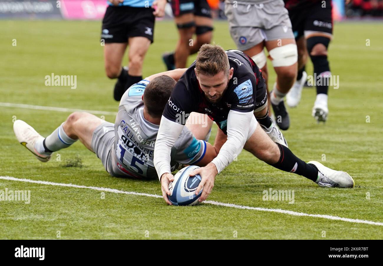 Saracens' Elliot Daly scores his sides third try during the Gallagher ...