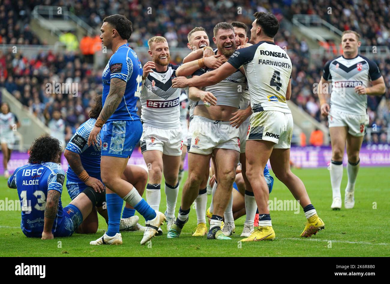 England's Elliott Whitehead celebrates scoring his sides sixth try ...