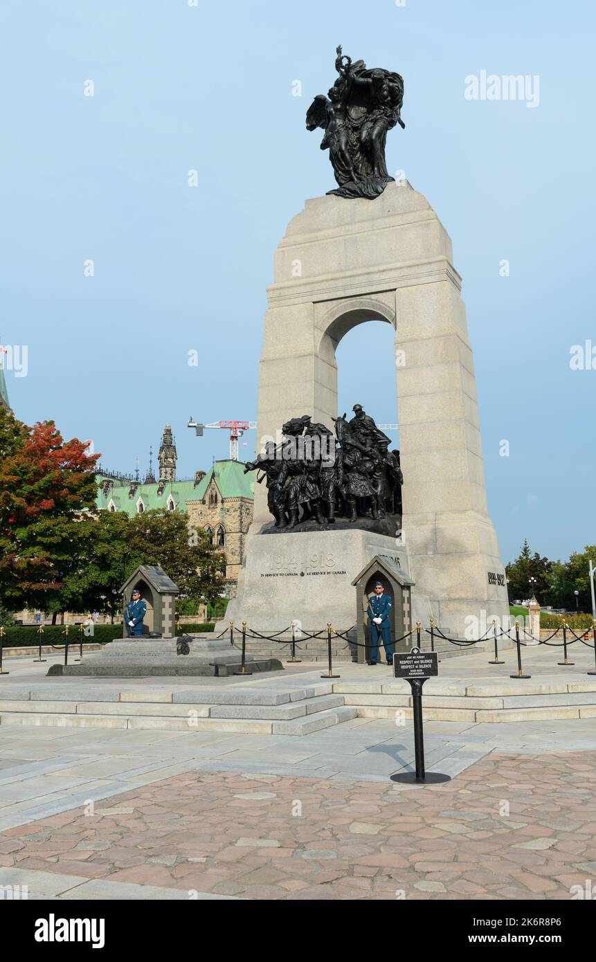 The Canadian National War Memorial and the Tomb of the Unknown Soldier ...
