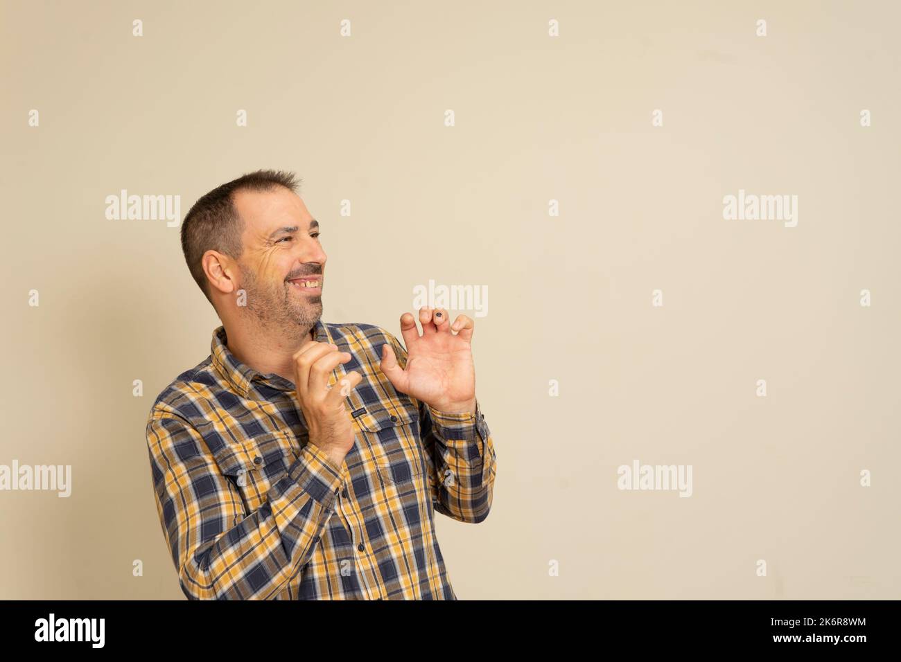 Facial expression of shame hi-res stock photography and images - Alamy