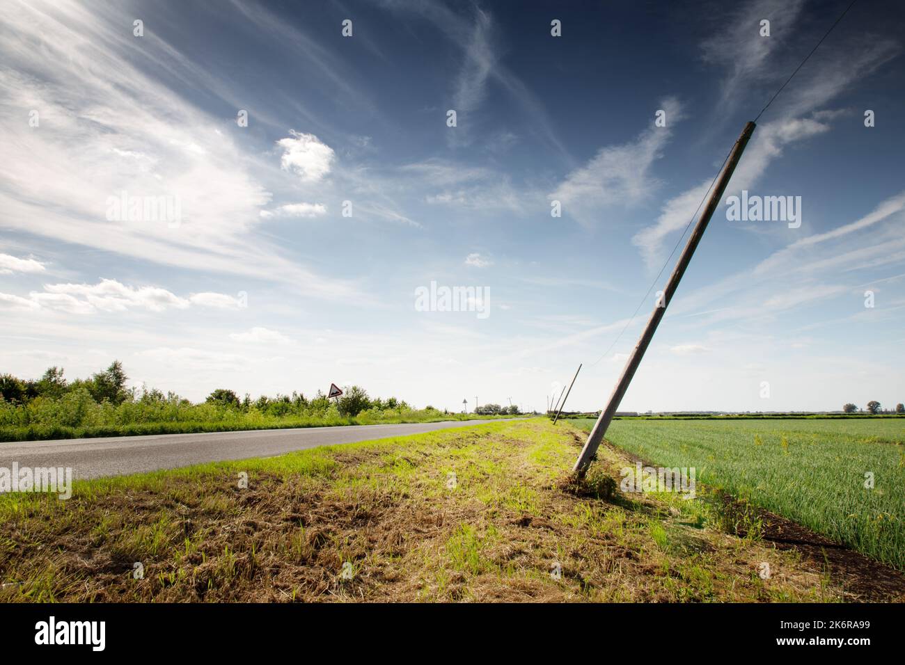 Leaning utility pole hi-res stock photography and images - Alamy