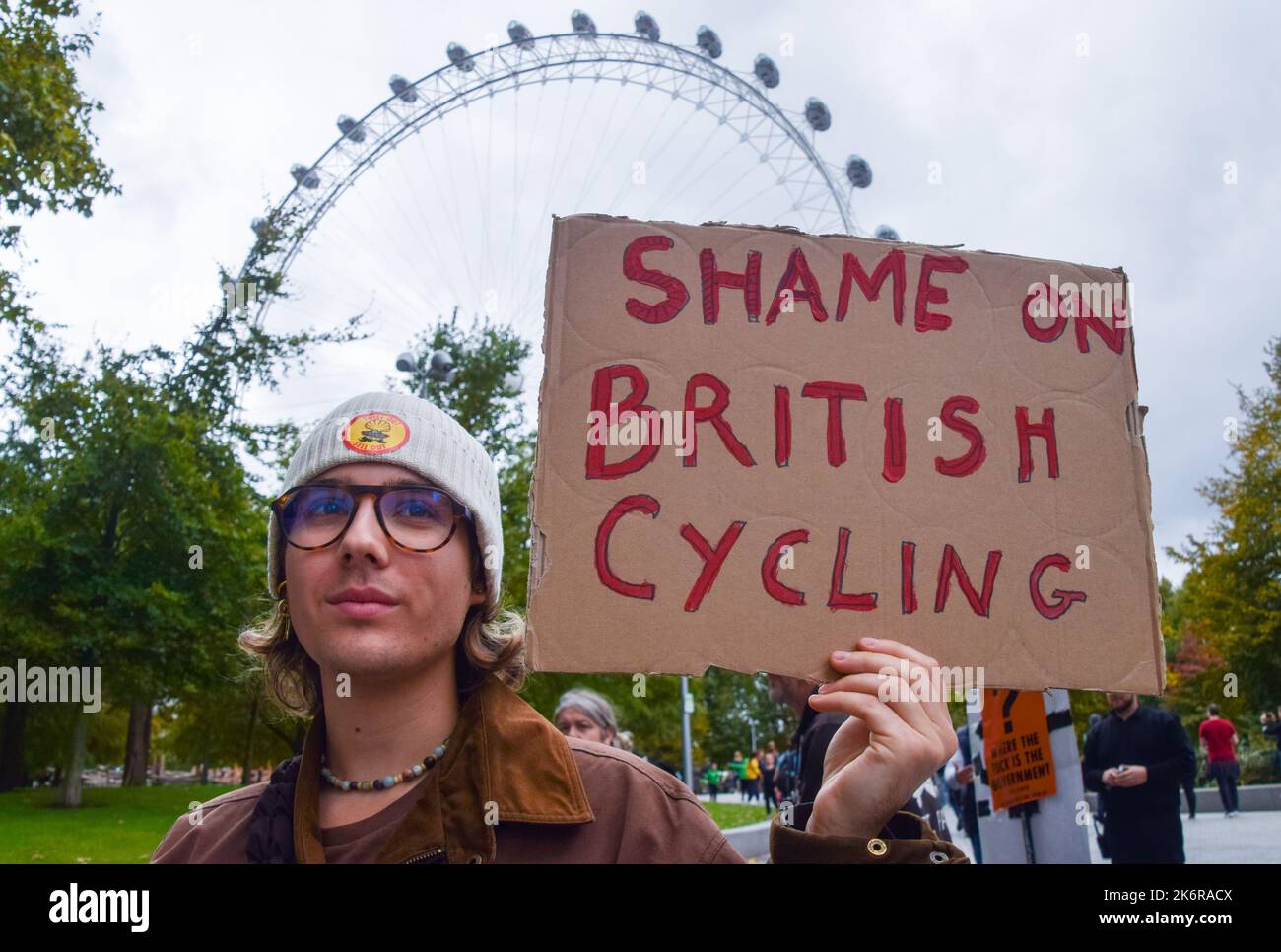 London, UK. 15th October 2022. Demonstrators gathered outside Shell HQ ...