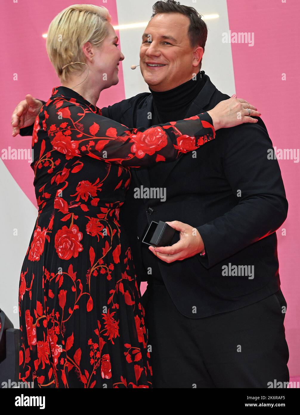 Yes awards ring of courage hi-res stock photography and images - Alamy