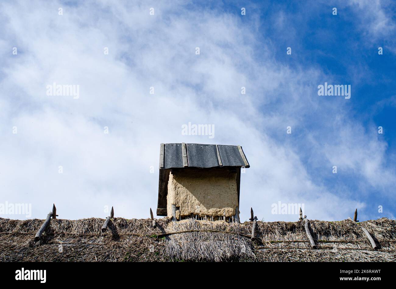 Ancient traditional ukrainian rural house in Pyrohiv (Pirogovo) village ...