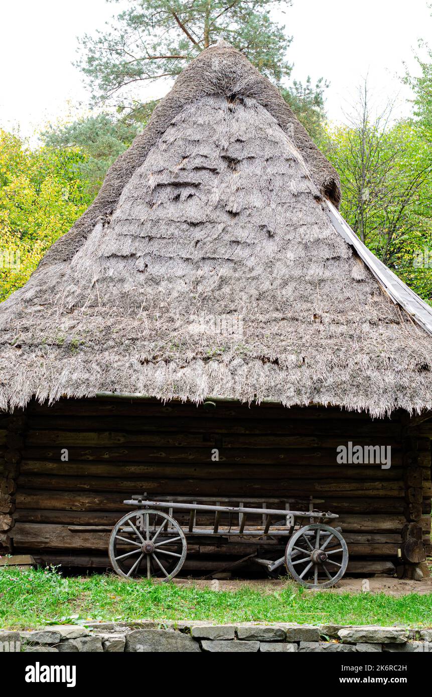 Ancient traditional ukrainian rural house in Pyrohiv (Pirogovo) village ...