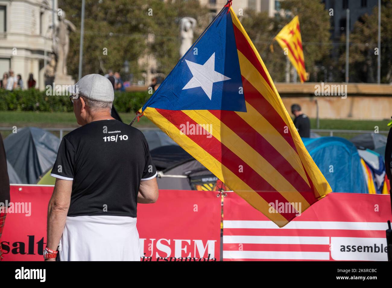 Barcelona, Spain. 15th Oct, 2022. An activist for the independence of ...