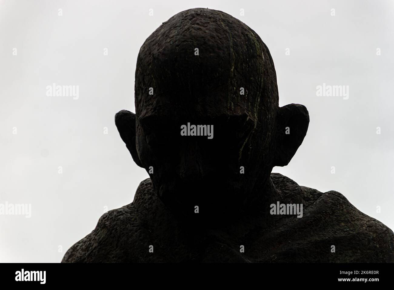 Gandhi statue plate hi-res stock photography and images - Alamy