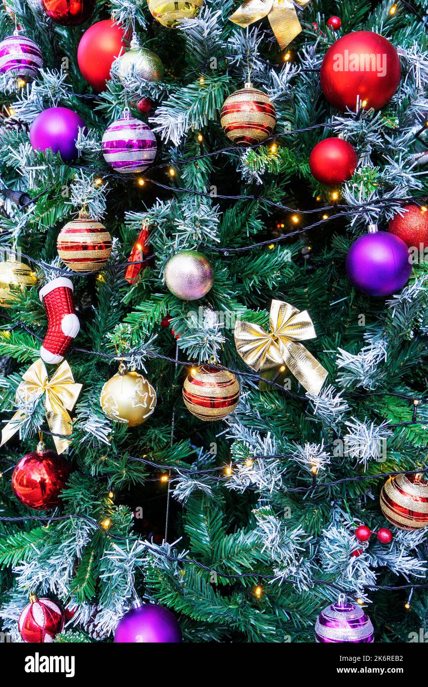 Seamless pattern of Christmas tree branchrs with balls. Close up Stock ...