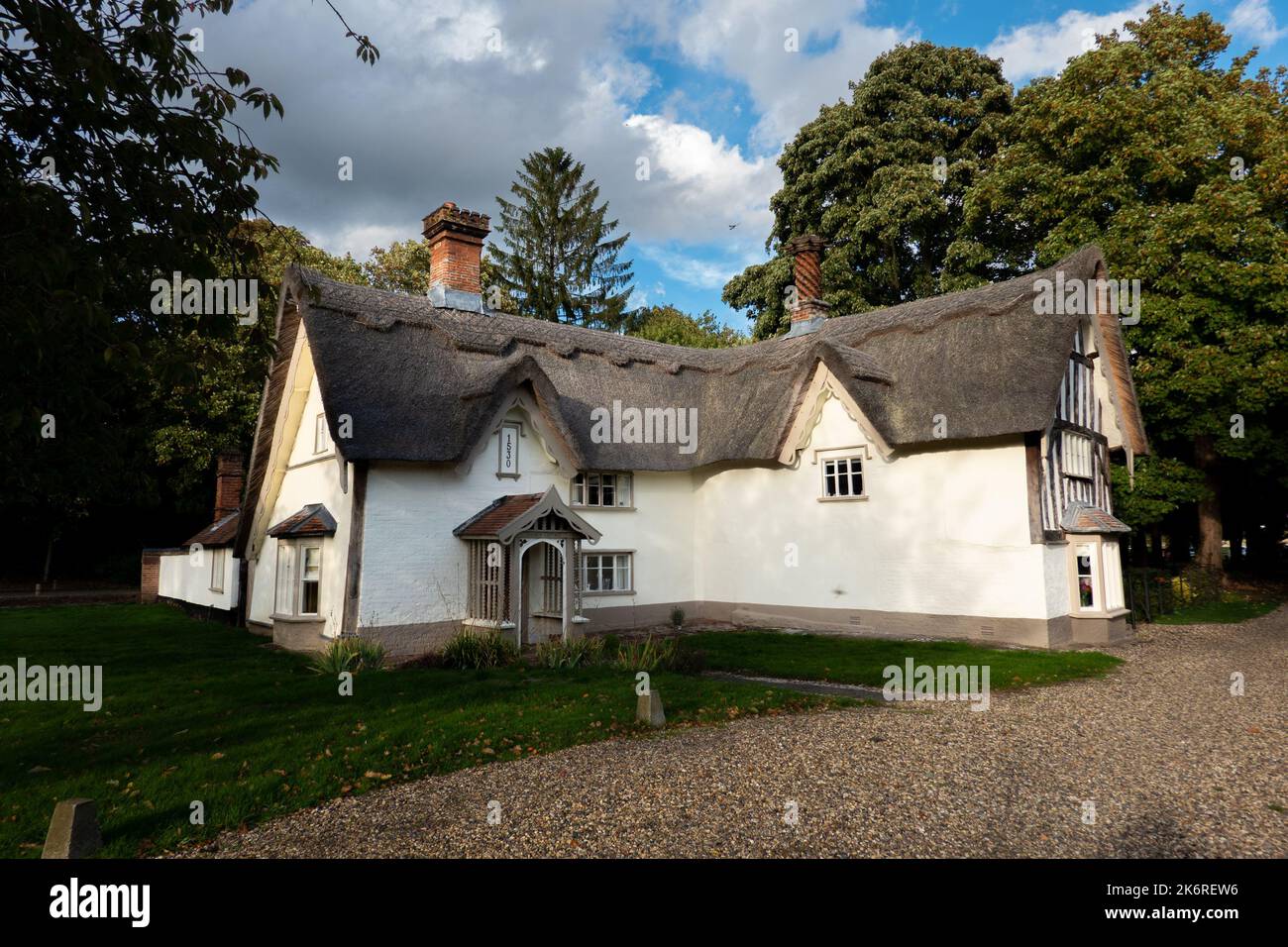 Cottgae house hi-res stock photography and images - Alamy