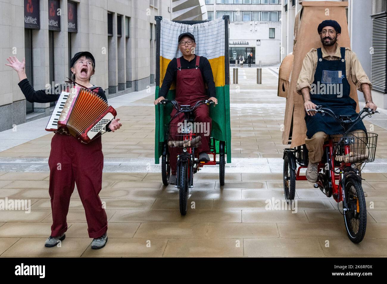 London, UK. 15 October 2022. Puppeteers from Thingumajig Theatre in ...