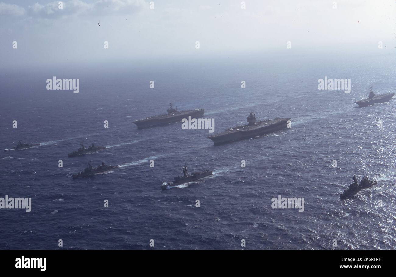 Uss enterprise cva 65 hi-res stock photography and images - Alamy