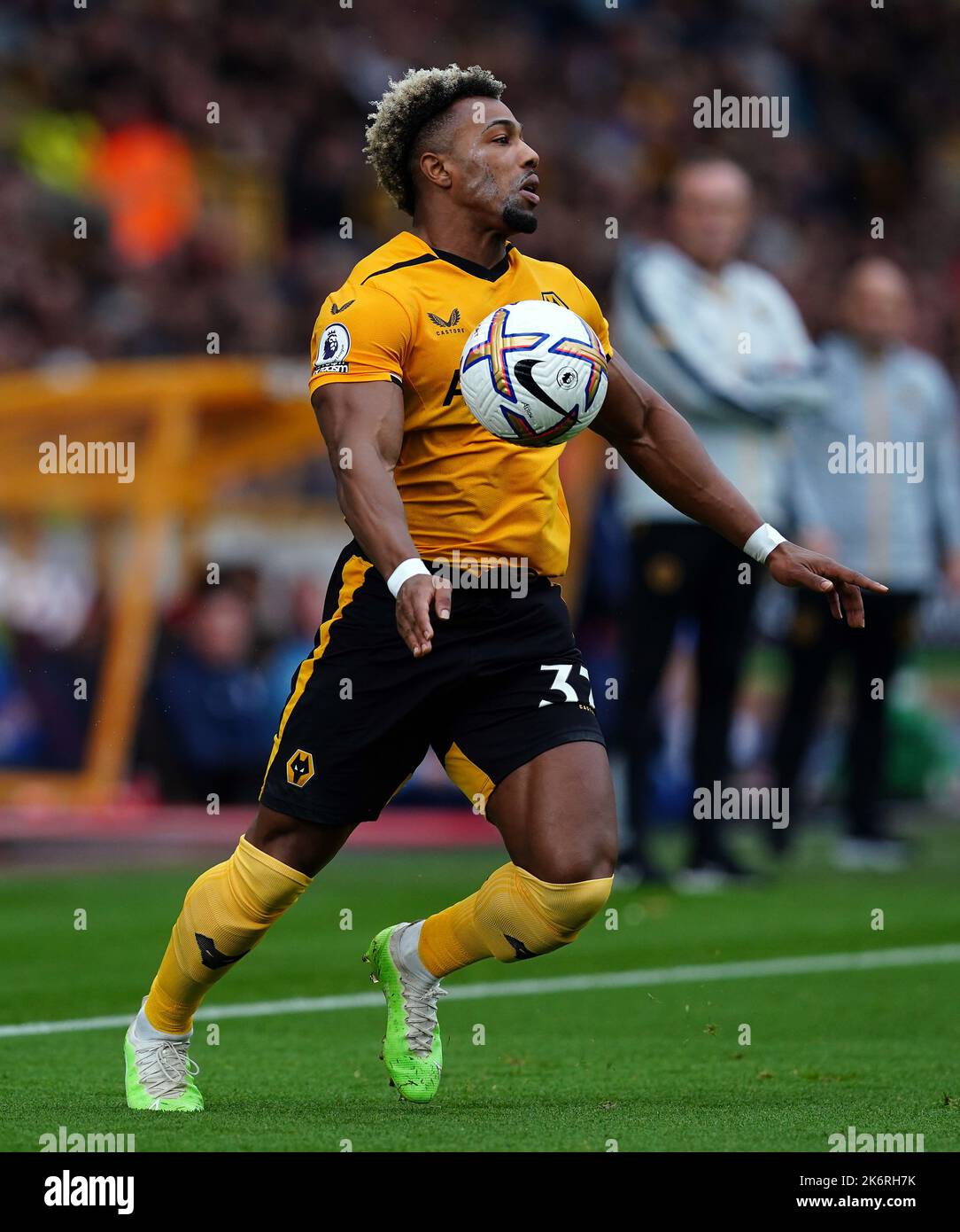 Adama traore wolves october 2022 hi-res stock photography and images ...