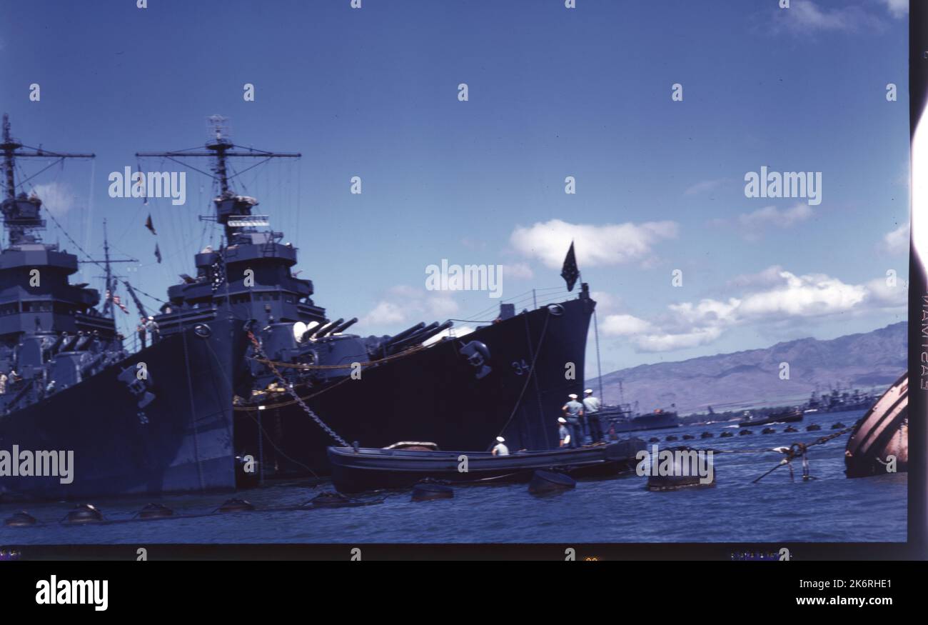 USS Astoria (CA-34) and USS Minneapolis (CA-36 Stock Photo - Alamy