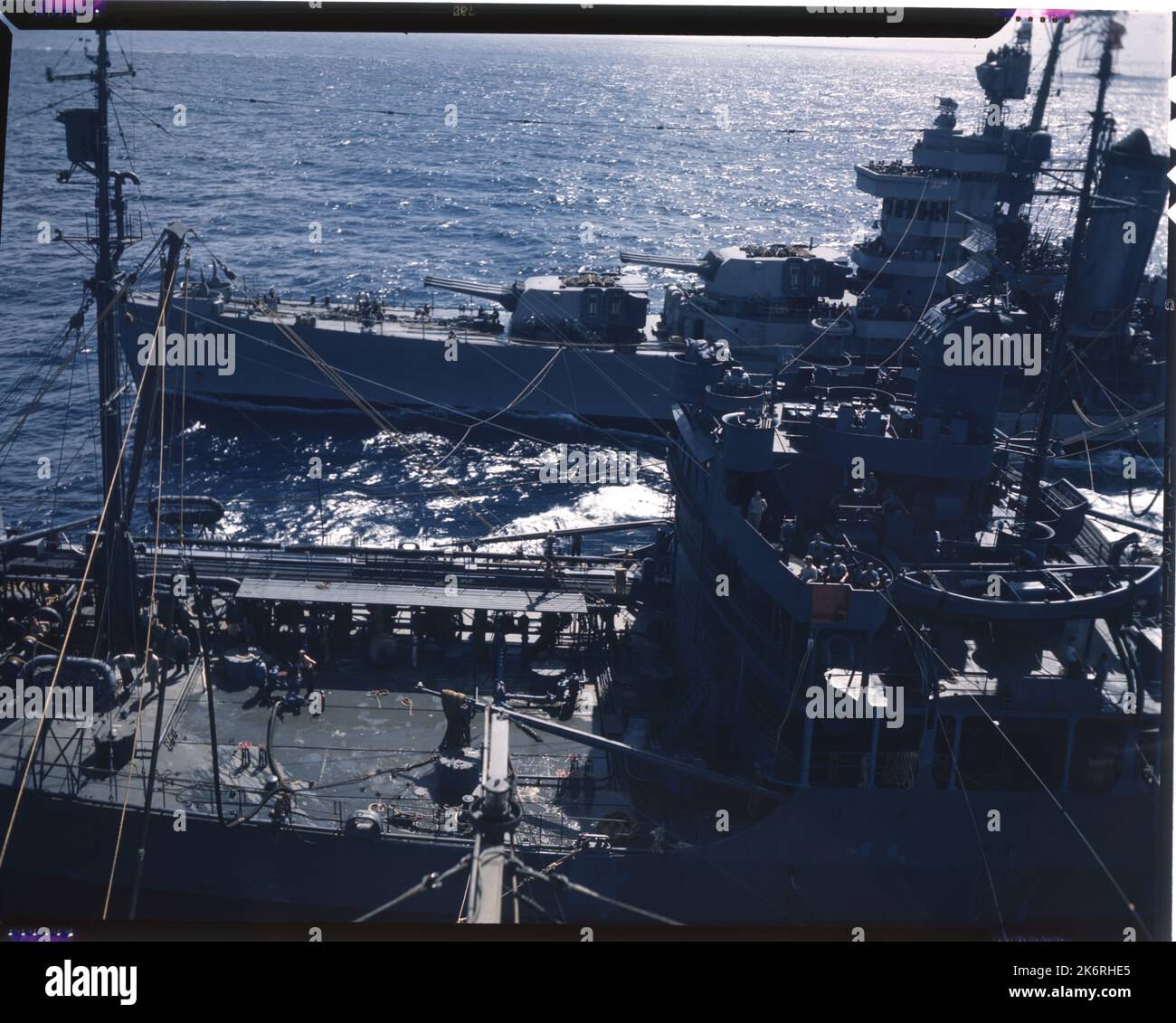 Uss gilbert islands hi-res stock photography and images - Alamy