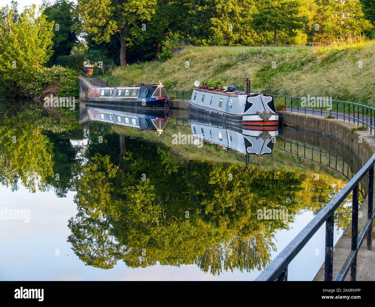 Traditional river barges converted to holiday accommodation on Avon ...