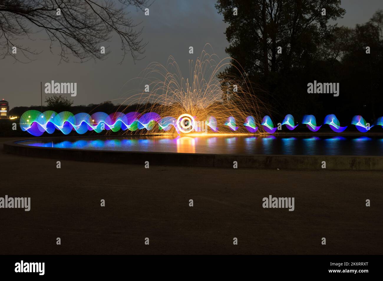 Steel wool Firework - Fun with fire and burning steel - Lightpainting ...