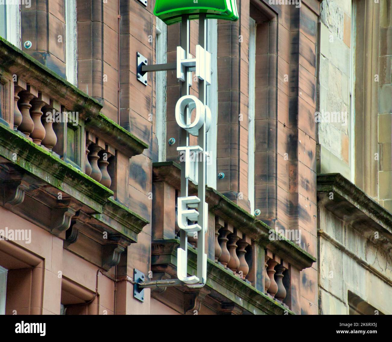 Unlit hotel sign hi-res stock photography and images - Alamy