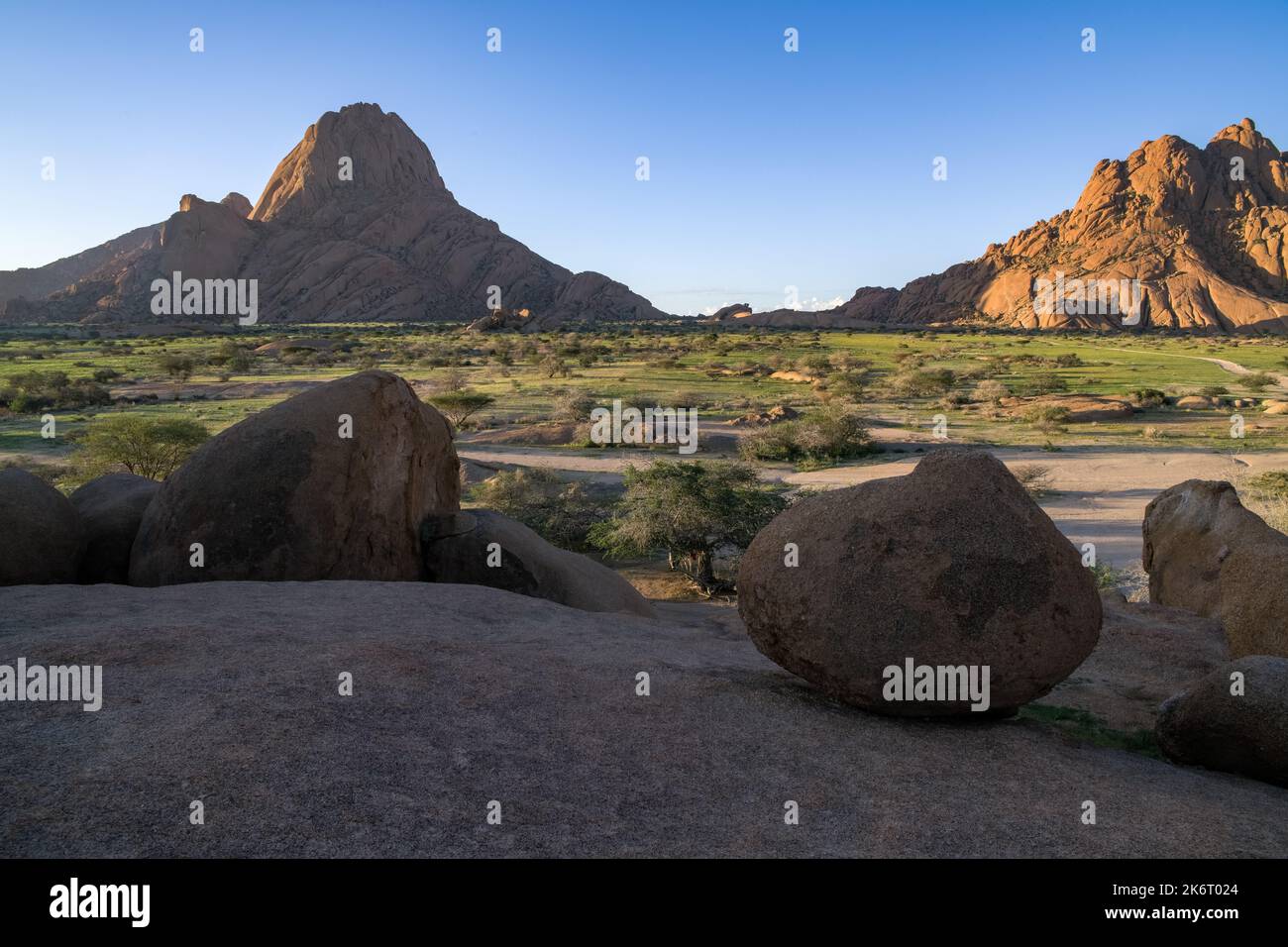 Namibia, the big rocks of Spitzkoppe in Damaraland, landscape ...