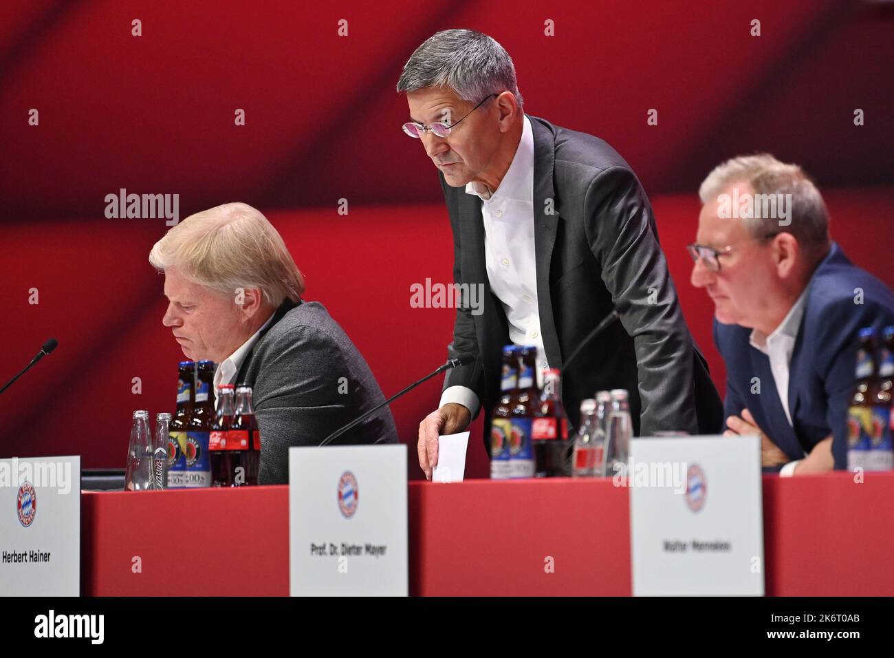 From left: Oliver KAHN (Management Chairman FCB), Herbert HAINER ...