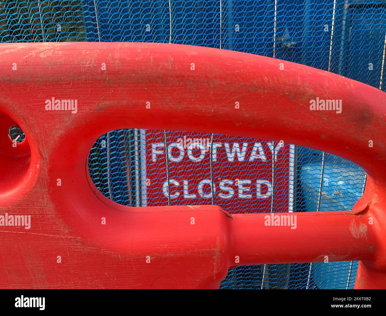 Footway closed sign hi-res stock photography and images - Alamy