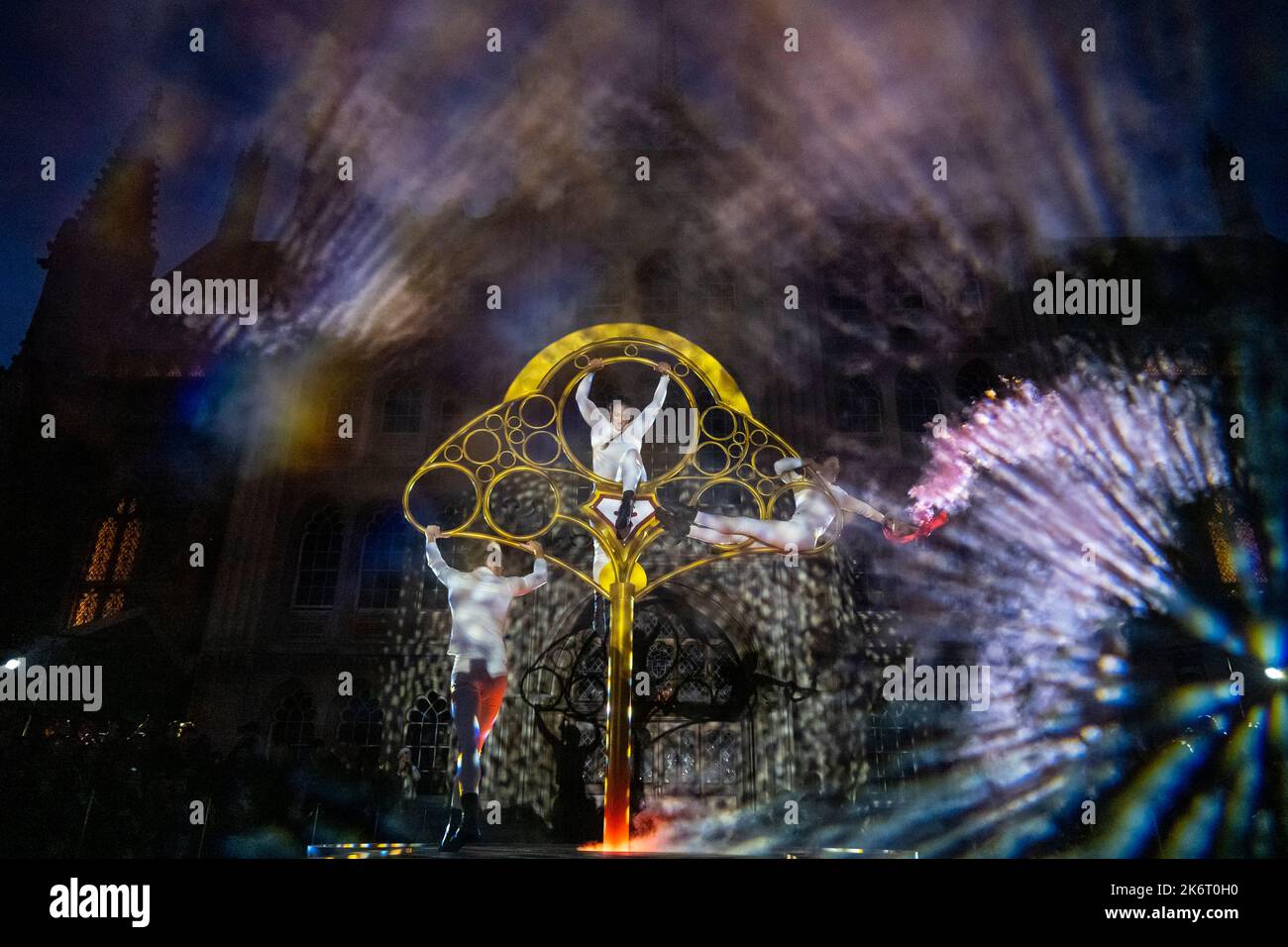 London, UK. 15 October 2022. Circus performers from Chivaree Circus ...