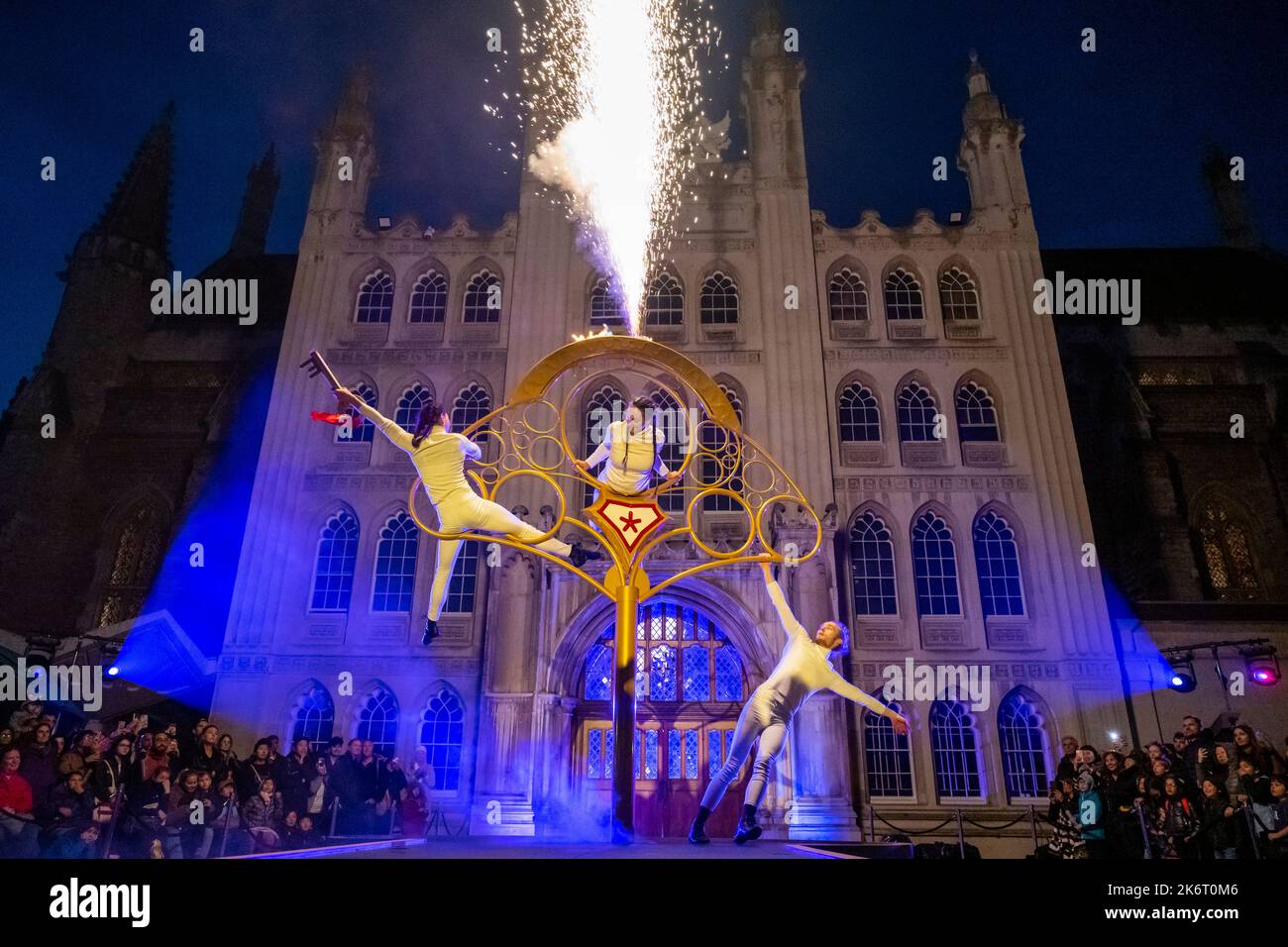 London, UK. 15 October 2022. Circus performers from Chivaree Circus ...