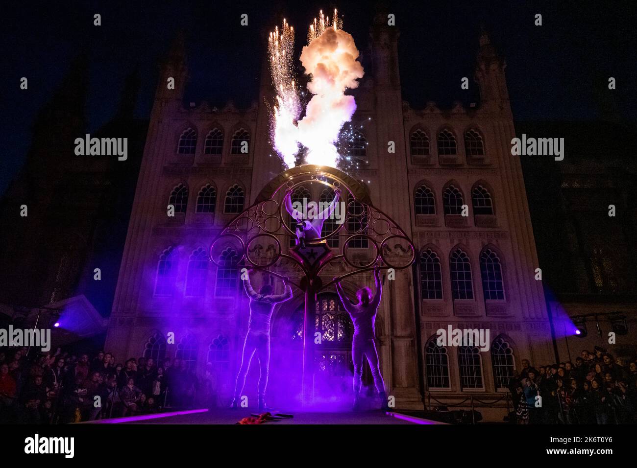 London, UK. 15 October 2022. Circus performers from Chivaree Circus ...