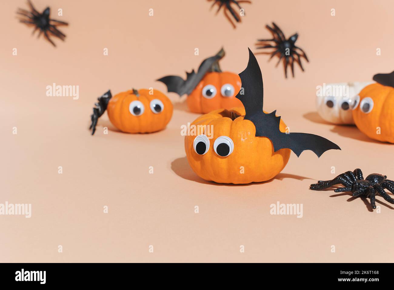 Halloween background. Decoration for Halloween party - cute pumpkins ...