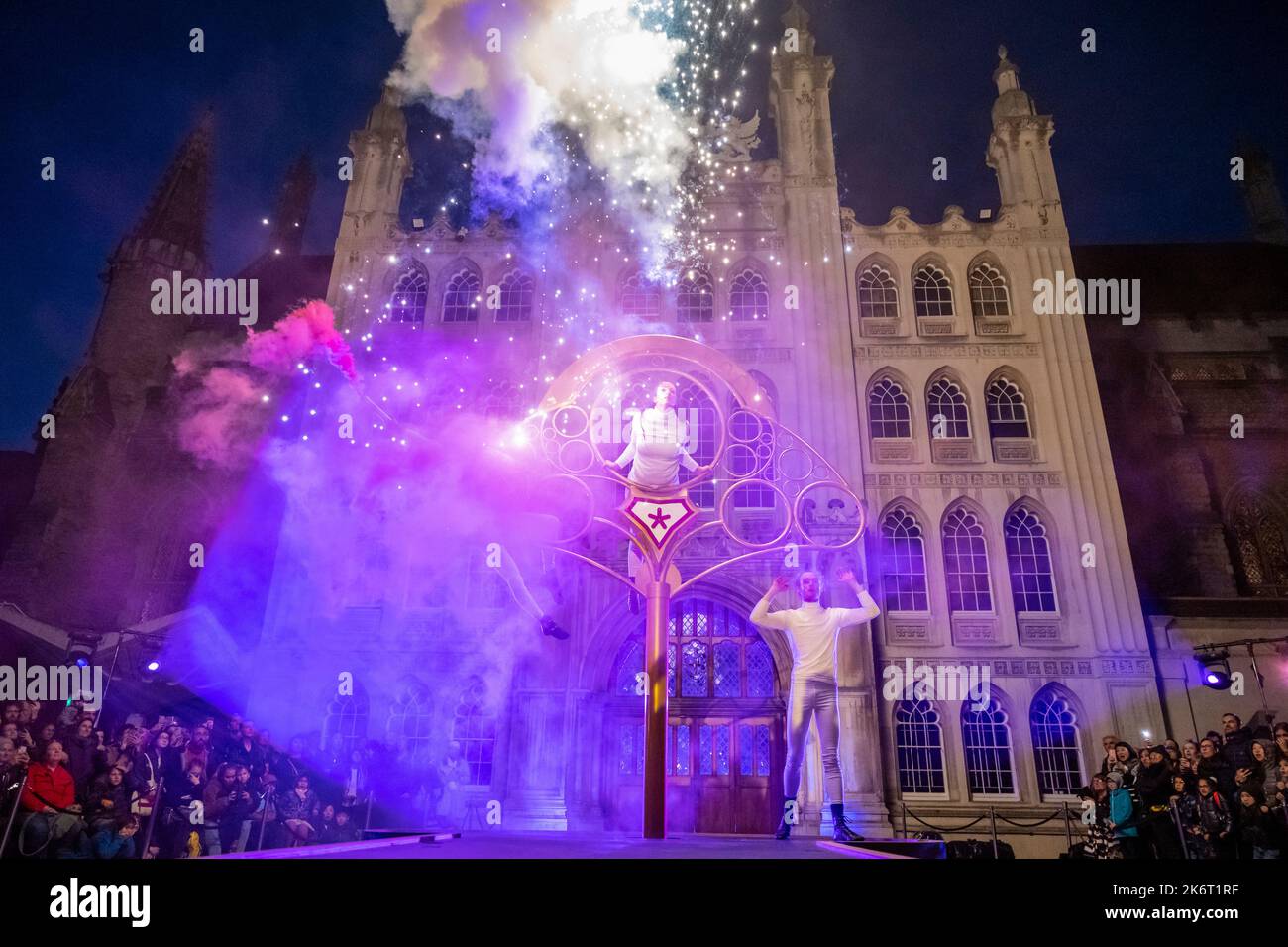 London, UK. 15 October 2022. Circus performers from Chivaree Circus ...