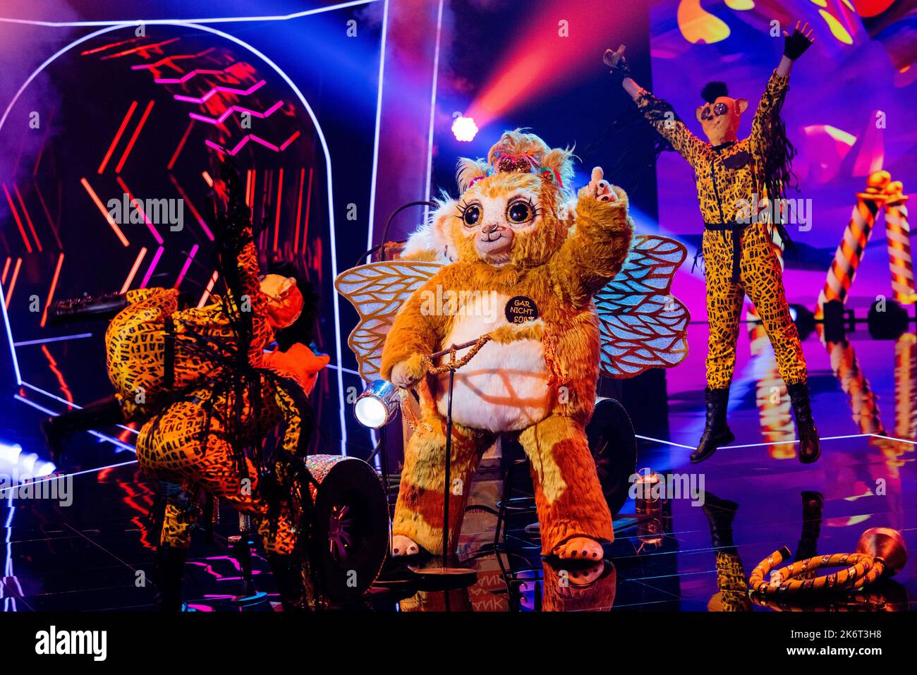 Cologne, Germany. 15th Oct, 2022. The character "Goldi" is on stage in ...