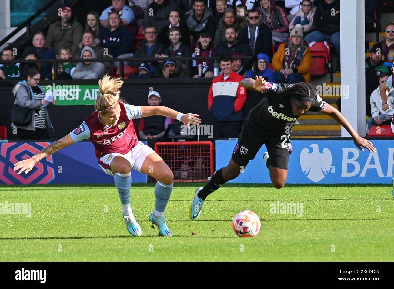 Womens super leage hi-res stock photography and images - Alamy