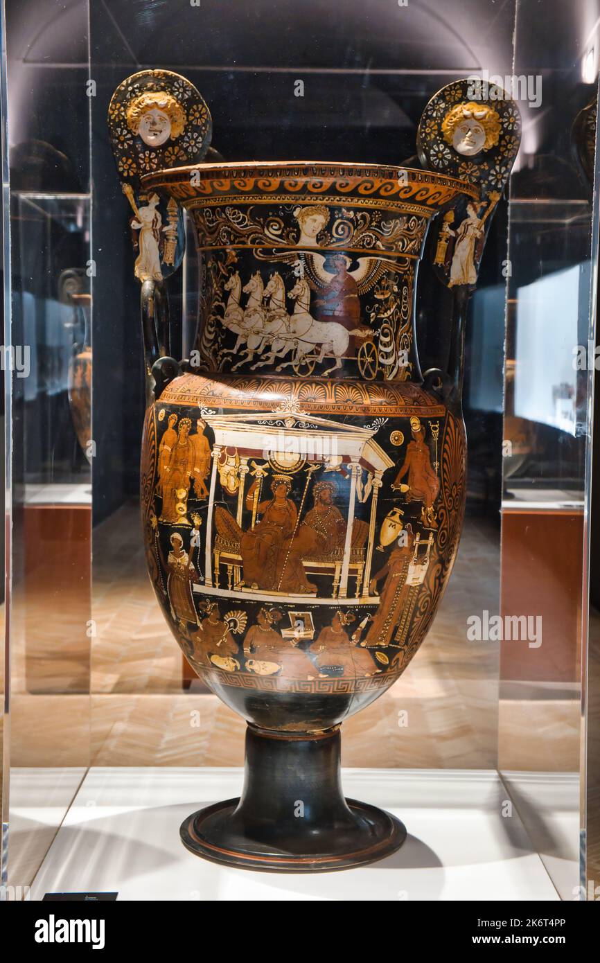 Beautiful ancient greek style bowls at the archaeological museum Ridola ...