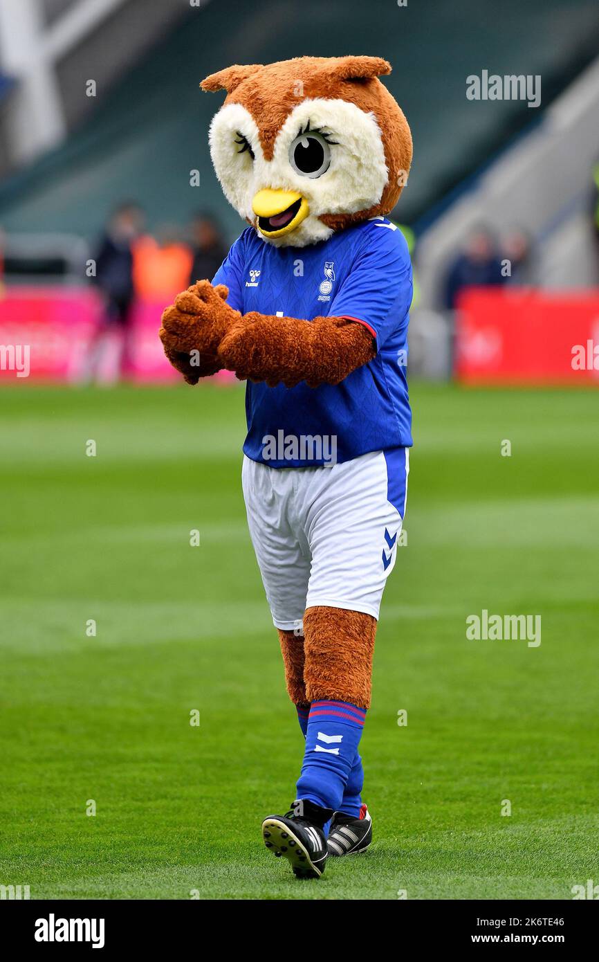during the FA Cup 4th Qualifying Round match between Oldham Athletic ...