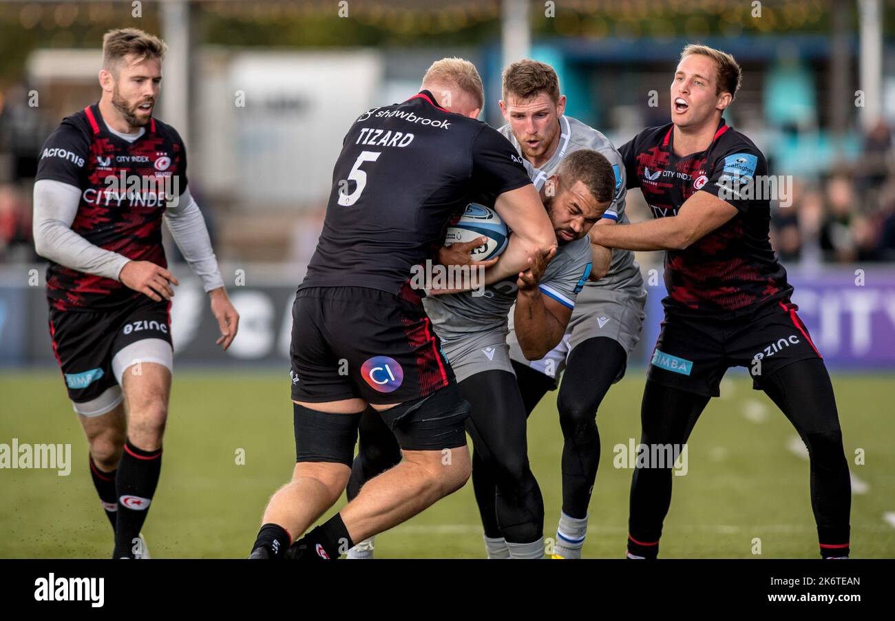 London, UK. 15th Oct, 2022. Hugh Tizard of Saracens tackles Ollie ...