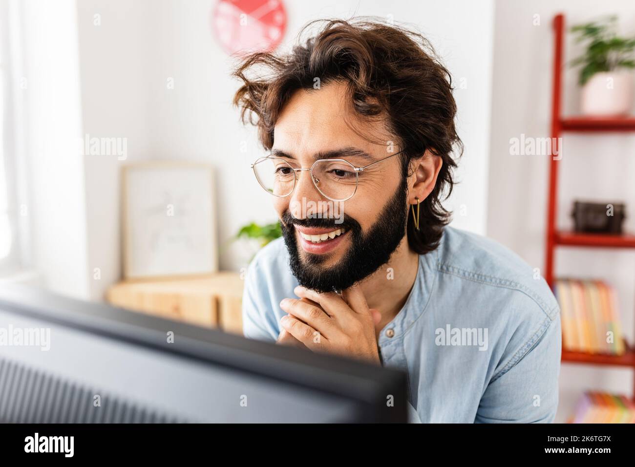 Happy hispanic business man smiling hi-res stock photography and images ...