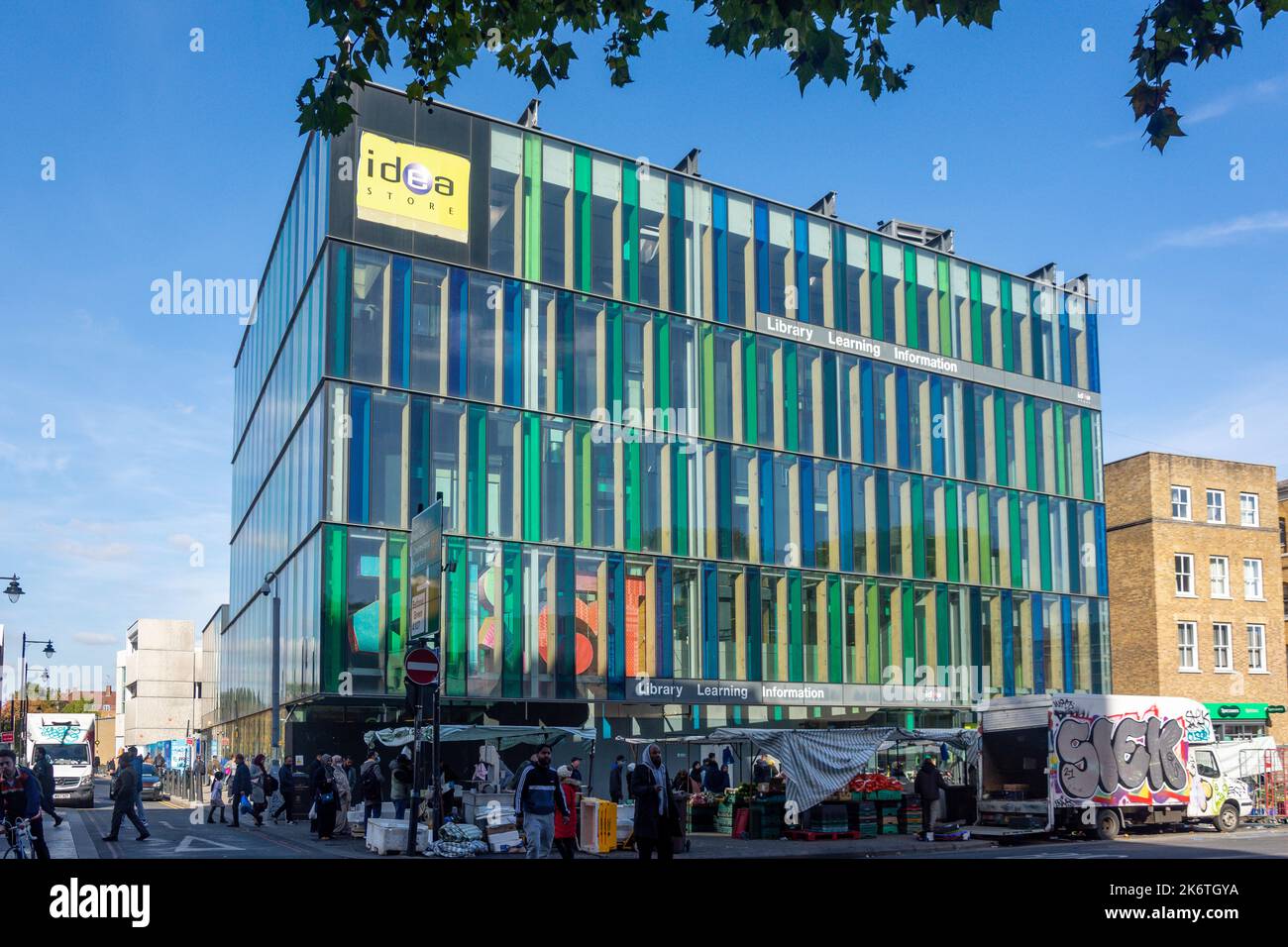 Whitechapel architecture modern historical hi-res stock photography and ...