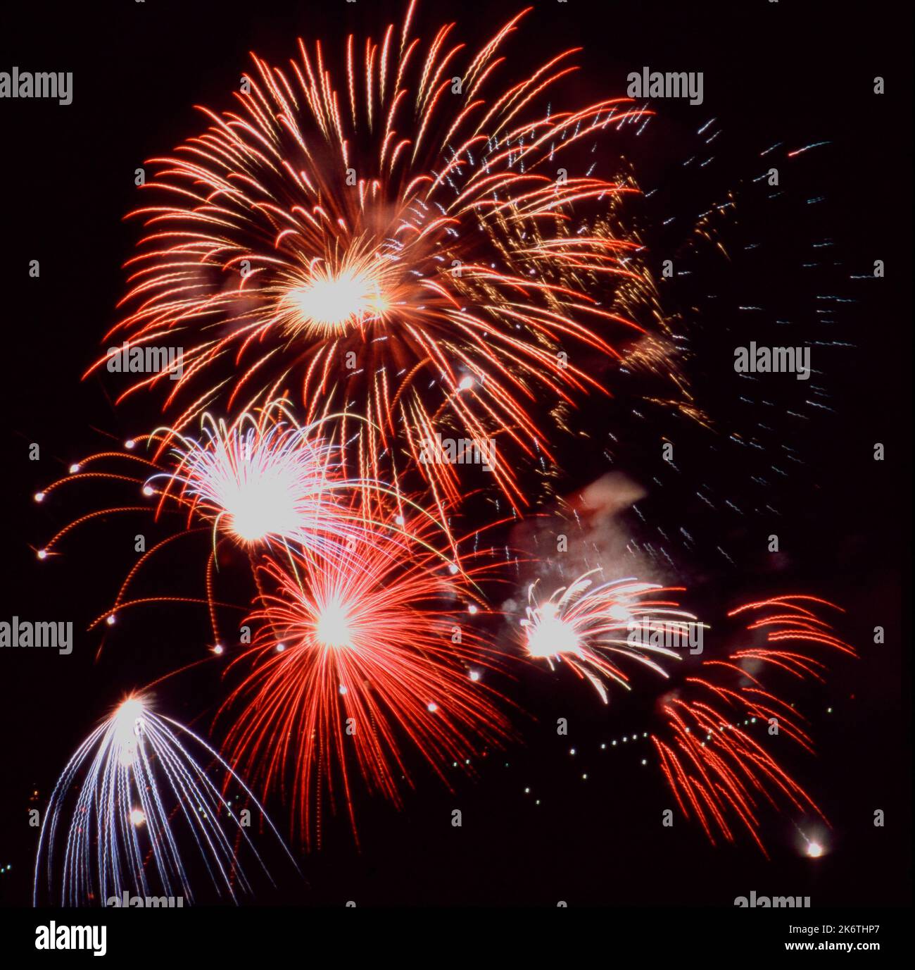 Fireworks in the night sky, night absorption, Fireworks in the night ...