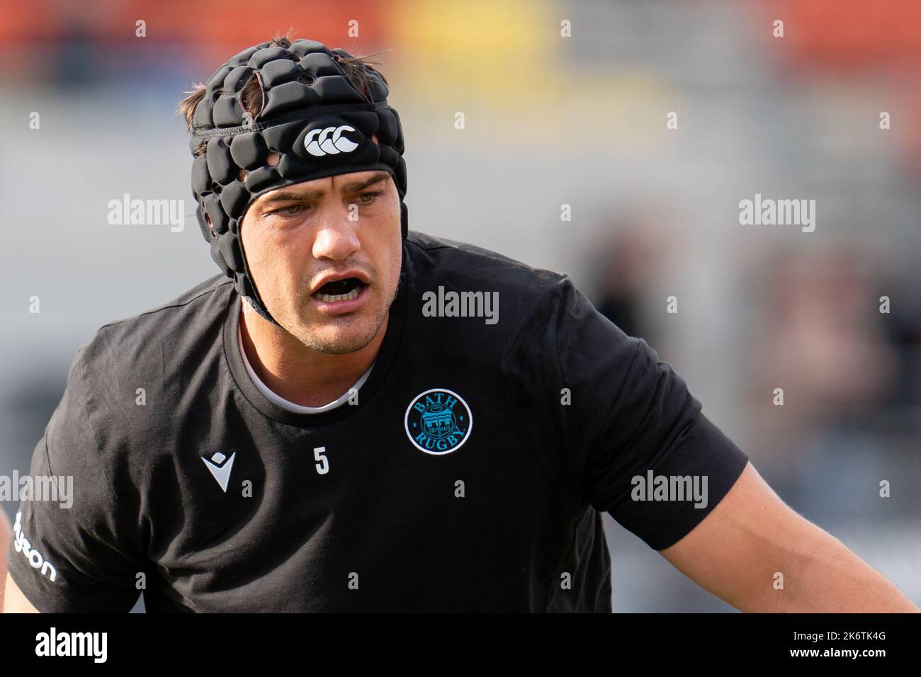Quinn Roux #5 of Bath Rugby warming up prior to the Gallagher ...