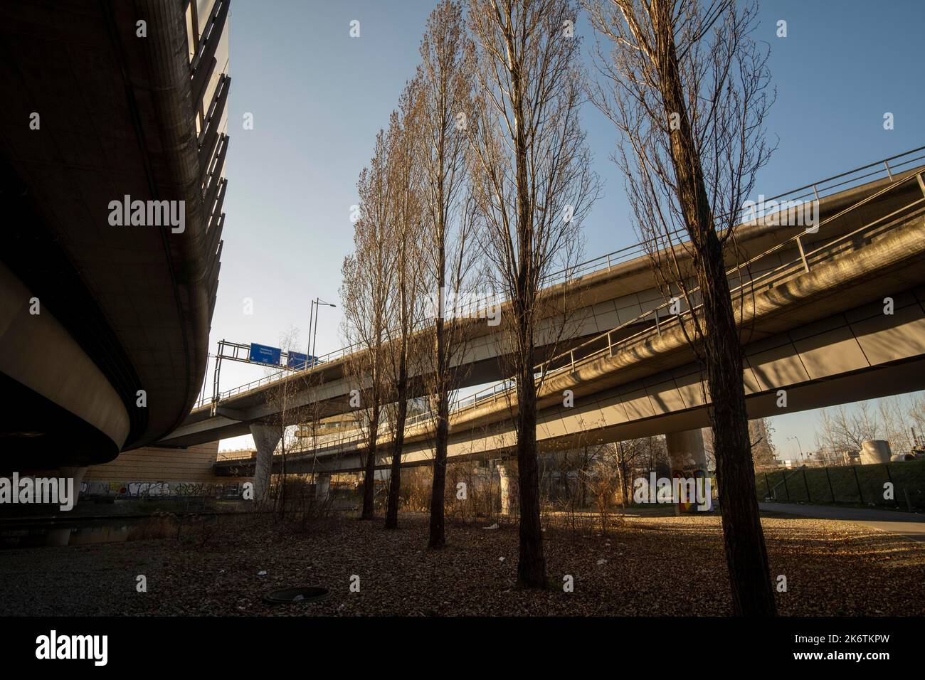 Germany, Berlin, 30. 03. 2021, Neukoelln motorway junction, under the ...