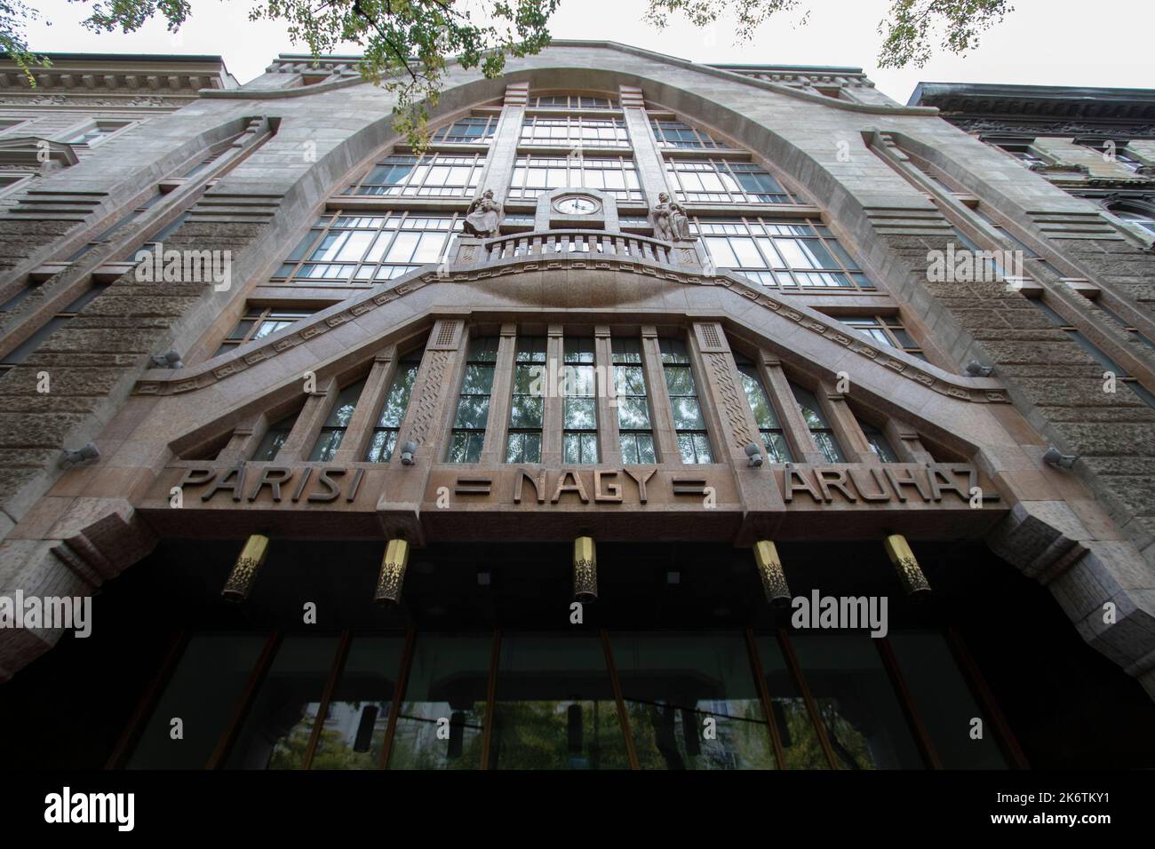 The Art Nouveau facade of the Párizsi Nagyáruház Budapest's first major ...