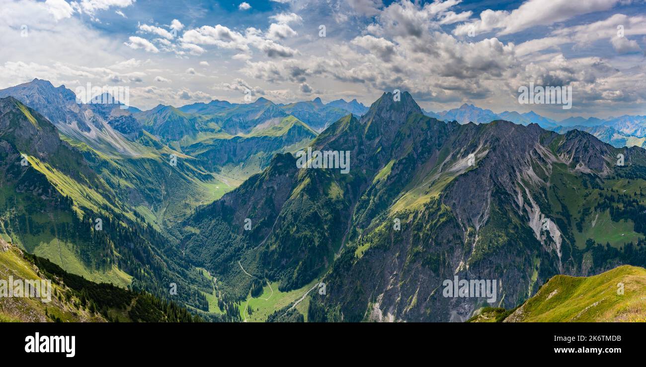 Mountain panorama from Laufbacher-Eckweg to Hoefats, 2259m, Allgaeu ...